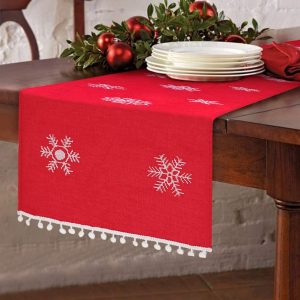 Best Christmas Table Runner For An Extra-Elegant Dinner | Storables