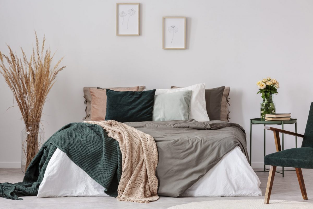 12 Dorm Room Decor Ideas To Give Positive Vibes | Storables