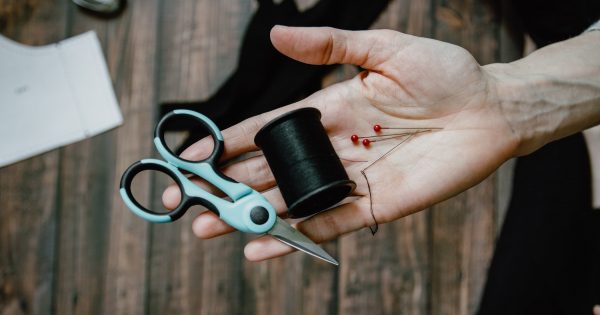 15 Best Fabric Cutting Tables For 100% Precision | Storables