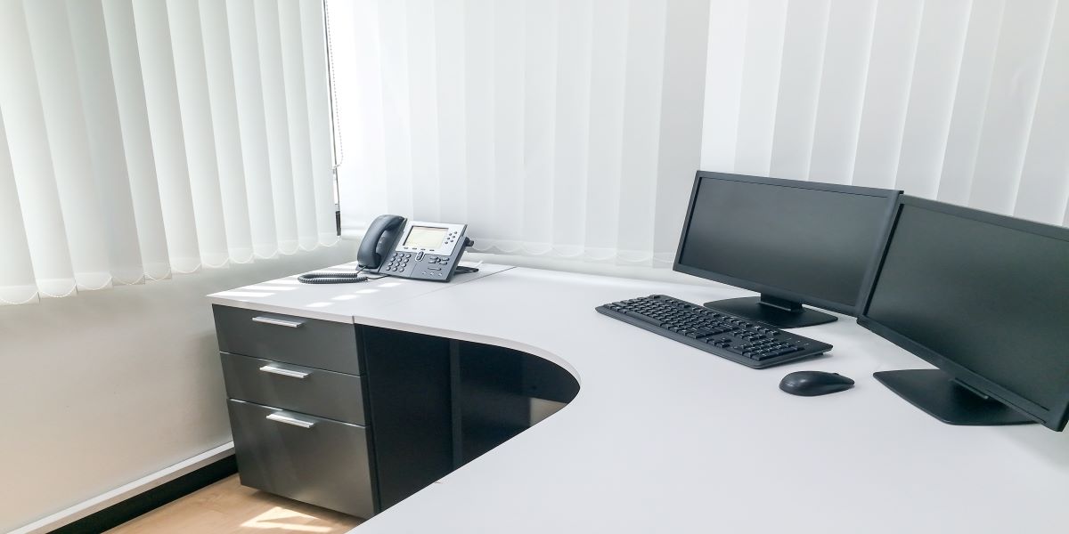 20 Best L-Shaped Desks For Carving A Workspace At Home | Storables