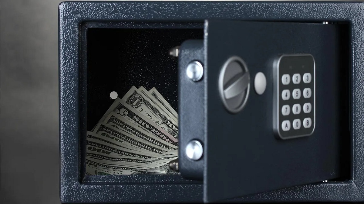 How To Store Cash Long Term Storables